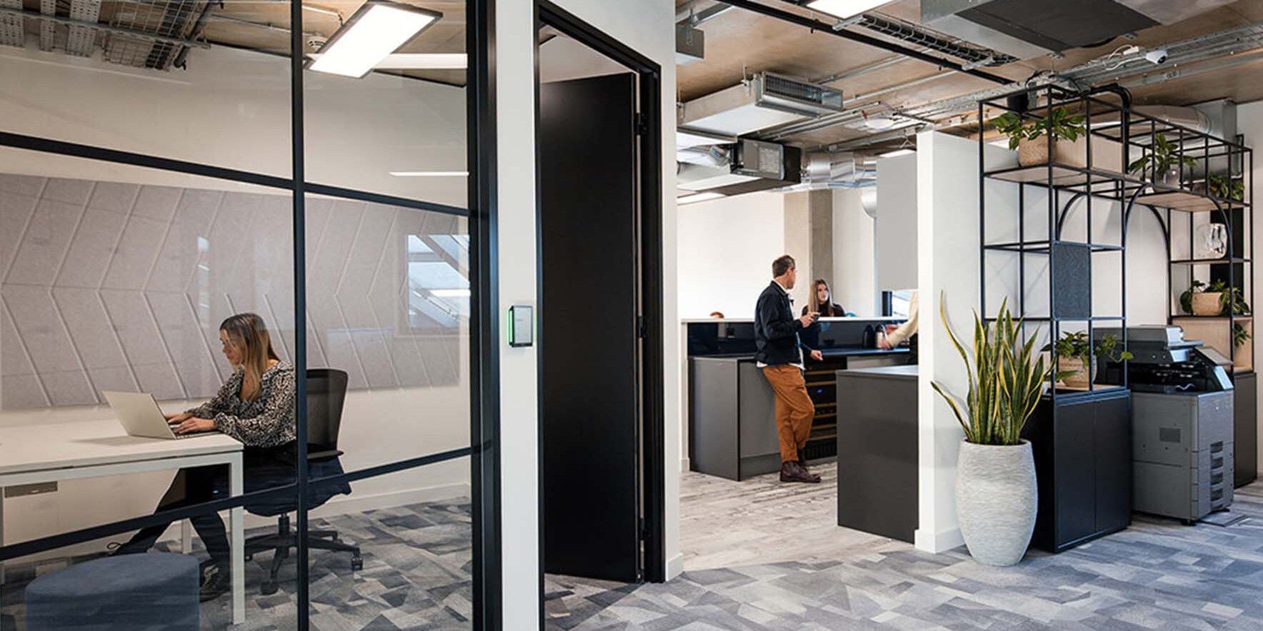 Workplace Reinvented: How Modern Offices are Winning Over Remote Workers